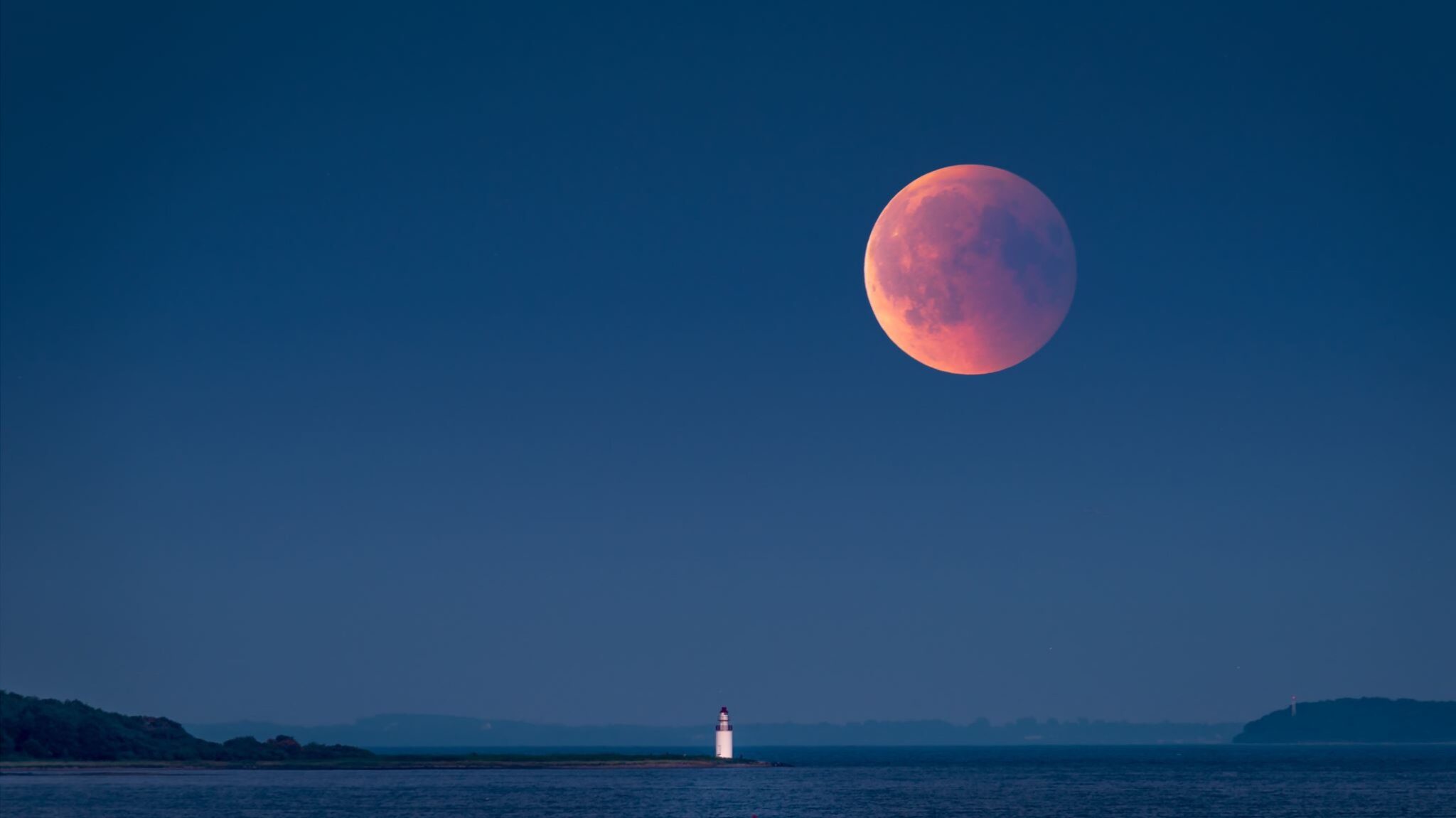 What is Moonshot Thinking and How Can it Transform Your Business?